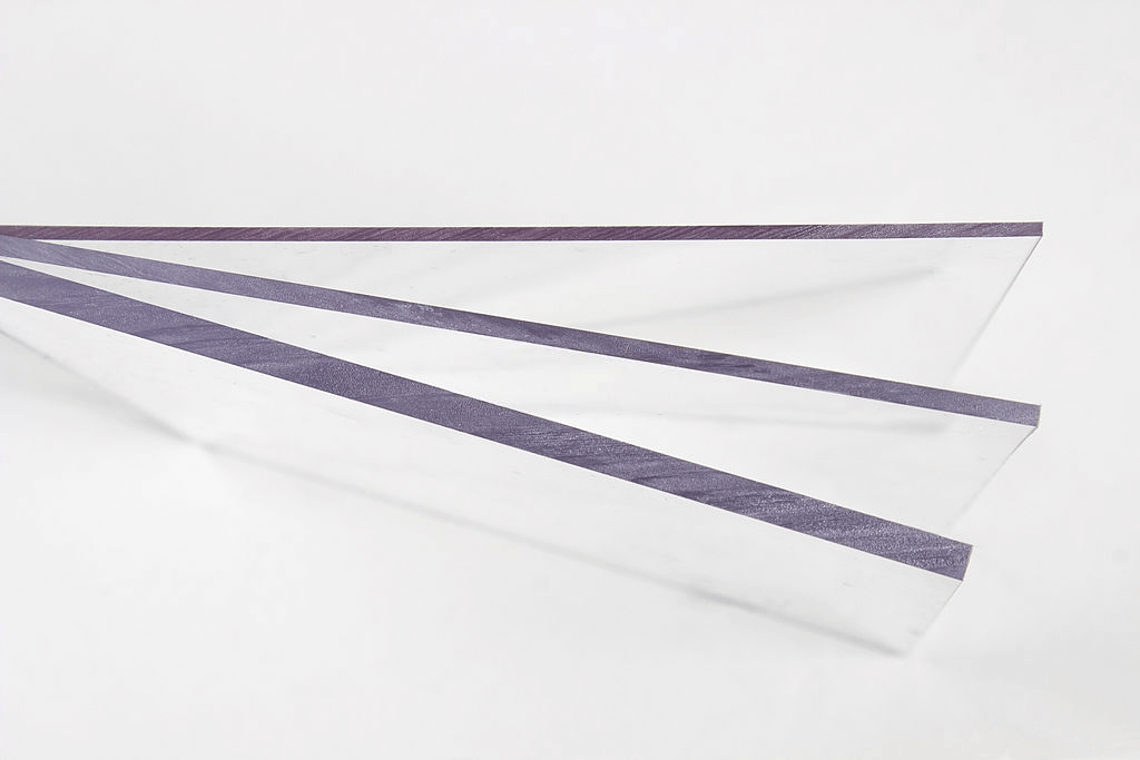 A Comparison of Acrylic (Plexiglass) vs Polycarbonate (Lexan) Glass