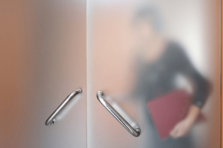 5 Types of Privacy Glass to Install in Buildings