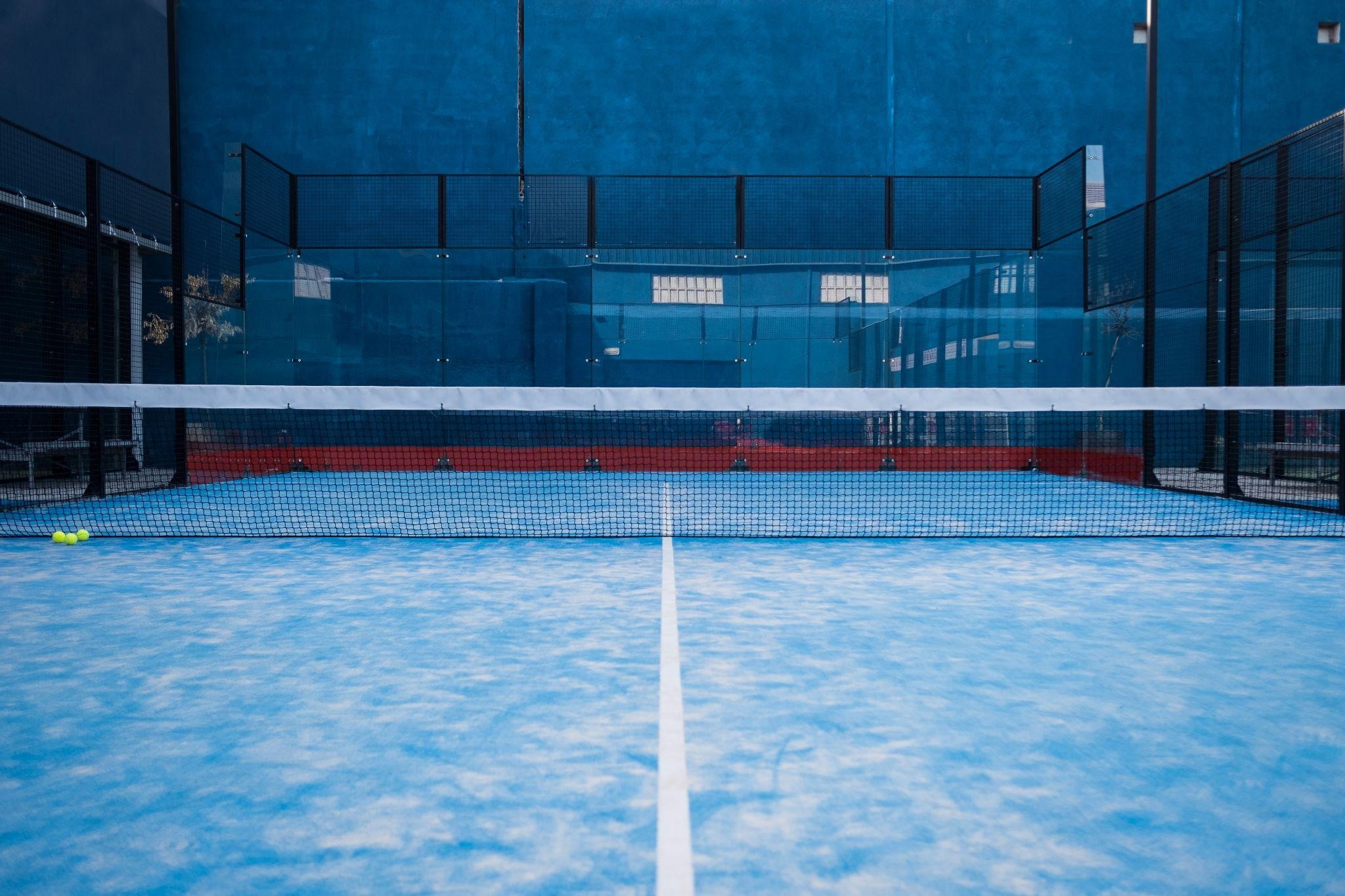 A Guide to Tempered Glass Wall Panels in Sports Arena | Glass Genius