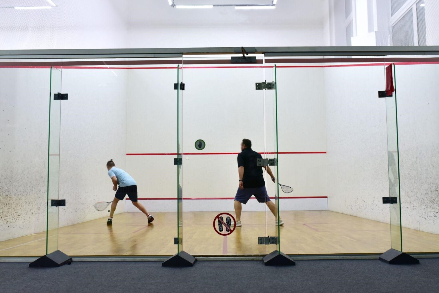 A Guide to Tempered Glass Wall Panels in Sports Arena | Glass Genius