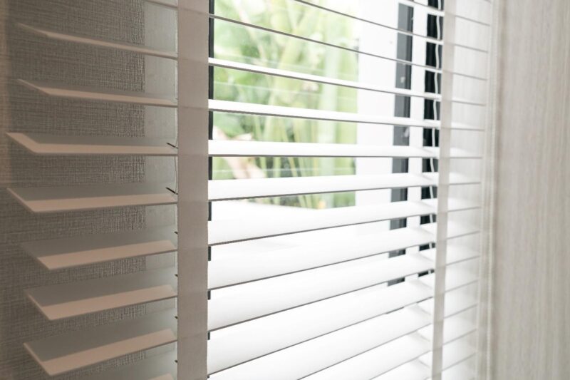 Jalousie Windows - A Detailed Overview | Glass Genius