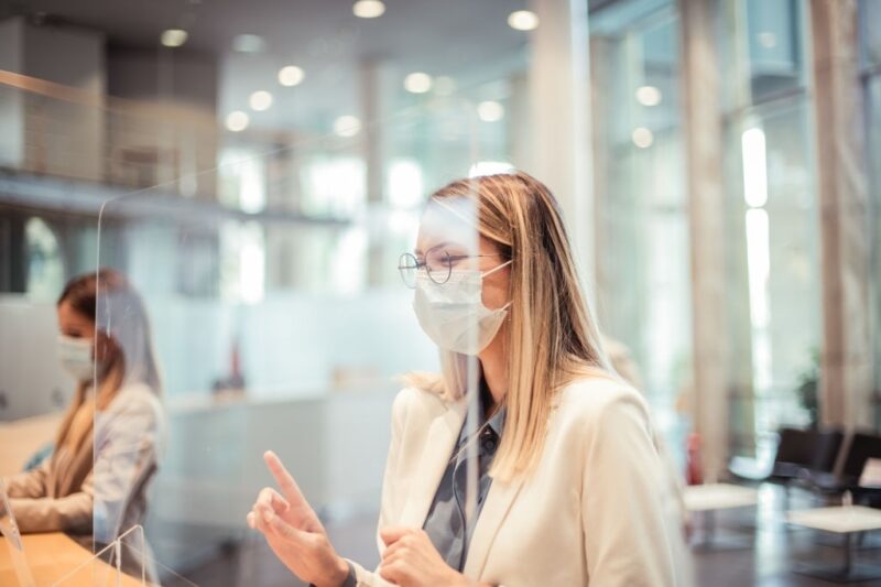 7 Commercial Uses Of Plexiglass/Acrylic Sheets - Glass Genius